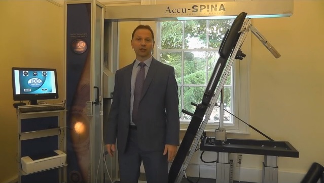 Traitement Hernie Discale - Vidéo en français, Stephen Small parles de ...